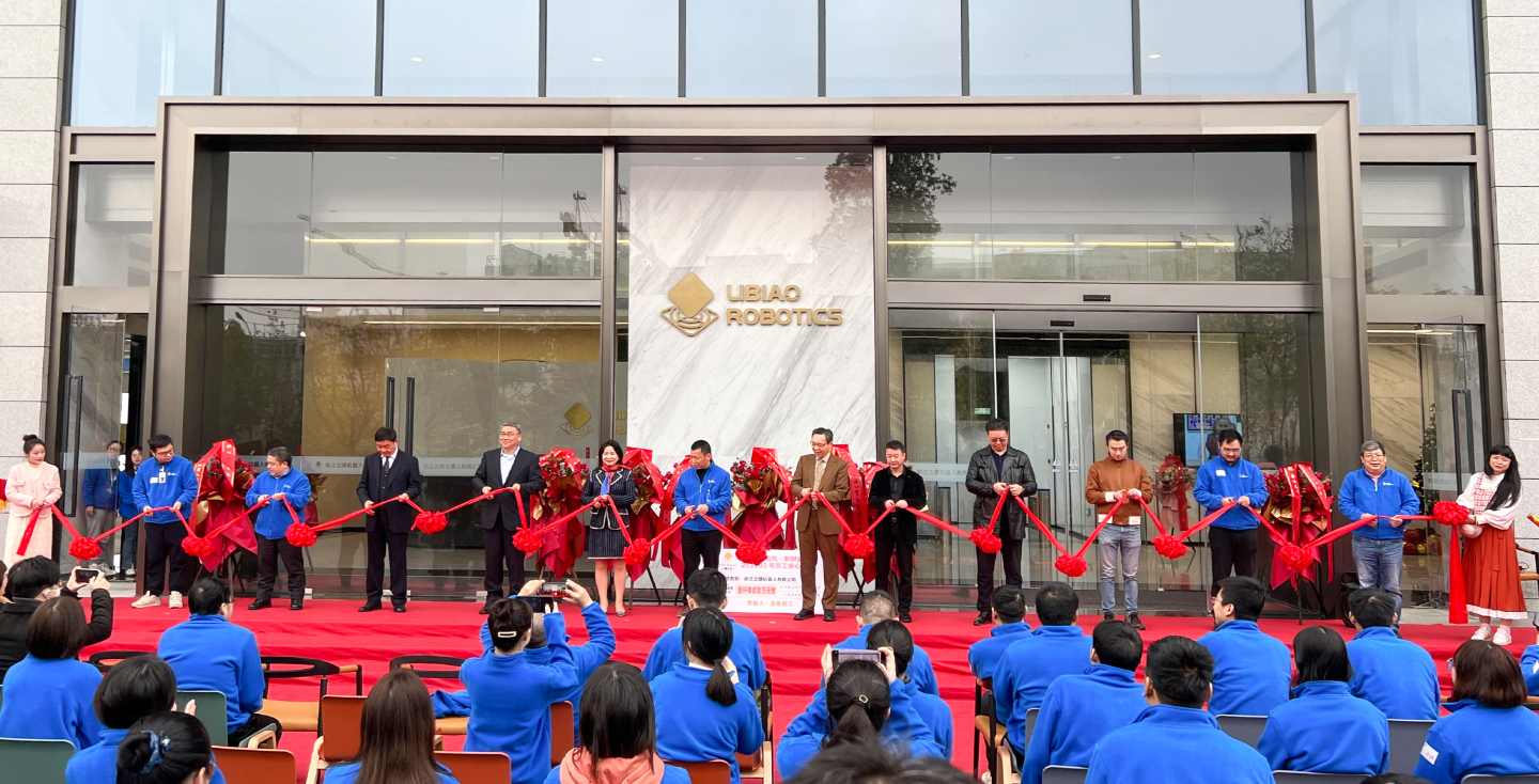 立镖机器人 - 智能分拣机器人 柔性智能分拣解决方案