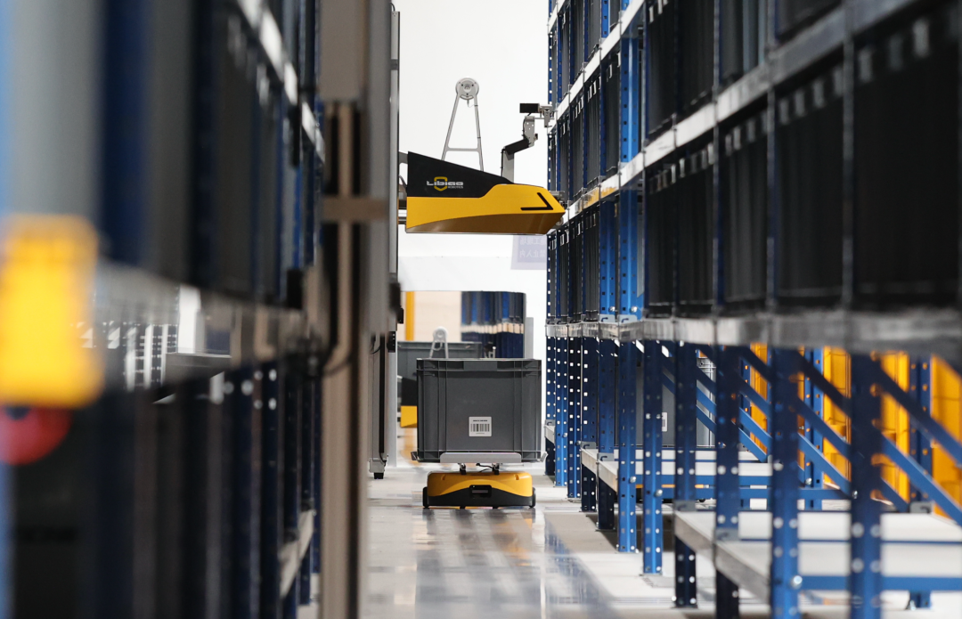 立镖机器人 - 智能分拣机器人 柔性智能分拣解决方案